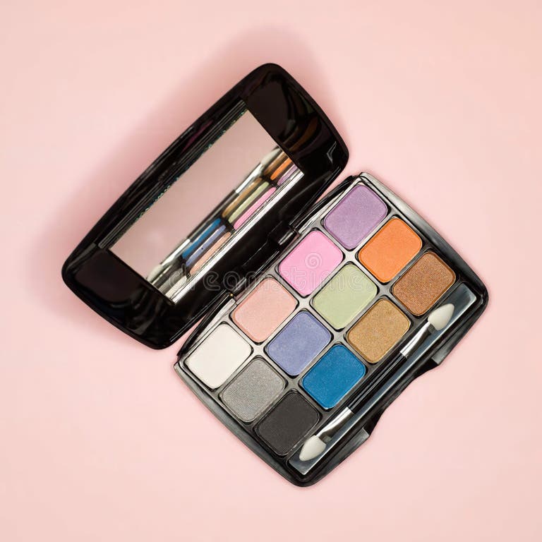 Eye Shadow Compact and Applicator, Elevated View. Stock Photo - Image ...
