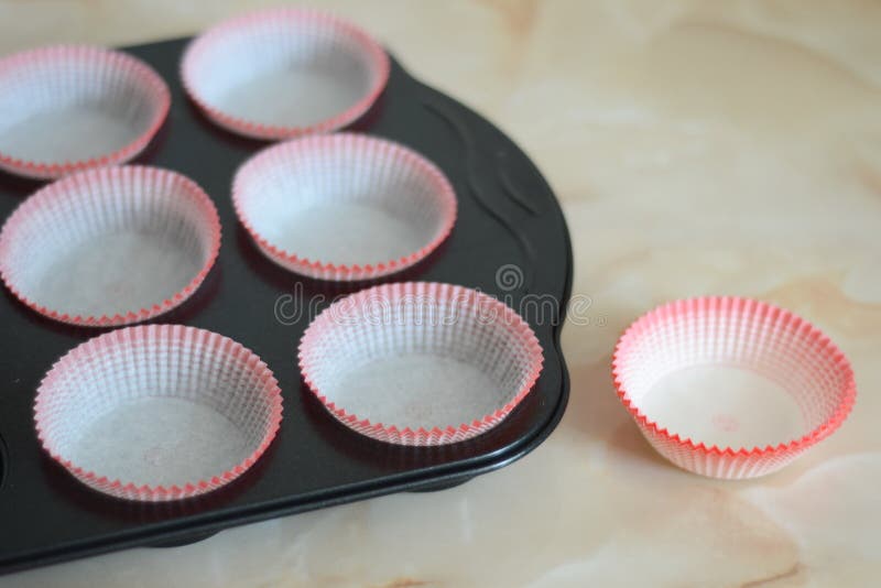 Muffin Tray with Paper Cases Stock Image - Image of tray, paper: 56615717