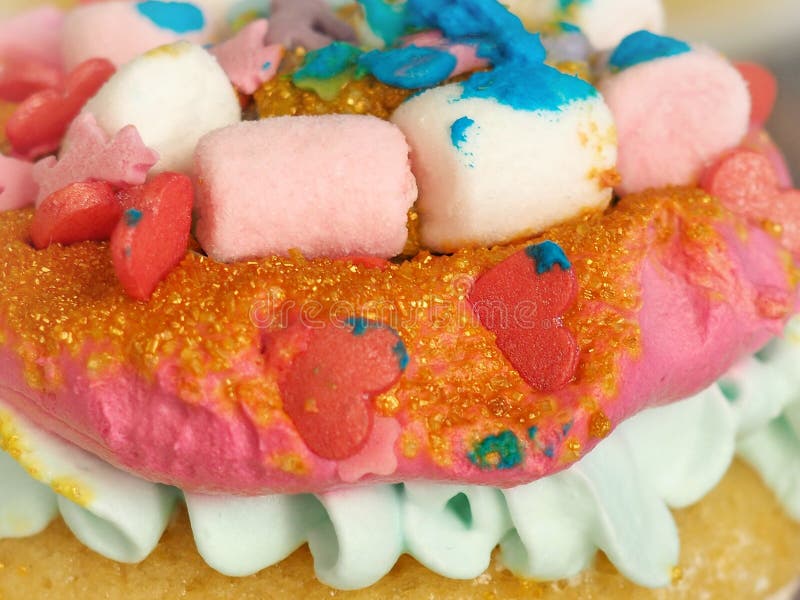 Muffins Decorados Con Hongos Imagen de archivo - Imagen de rosa, dulce ...