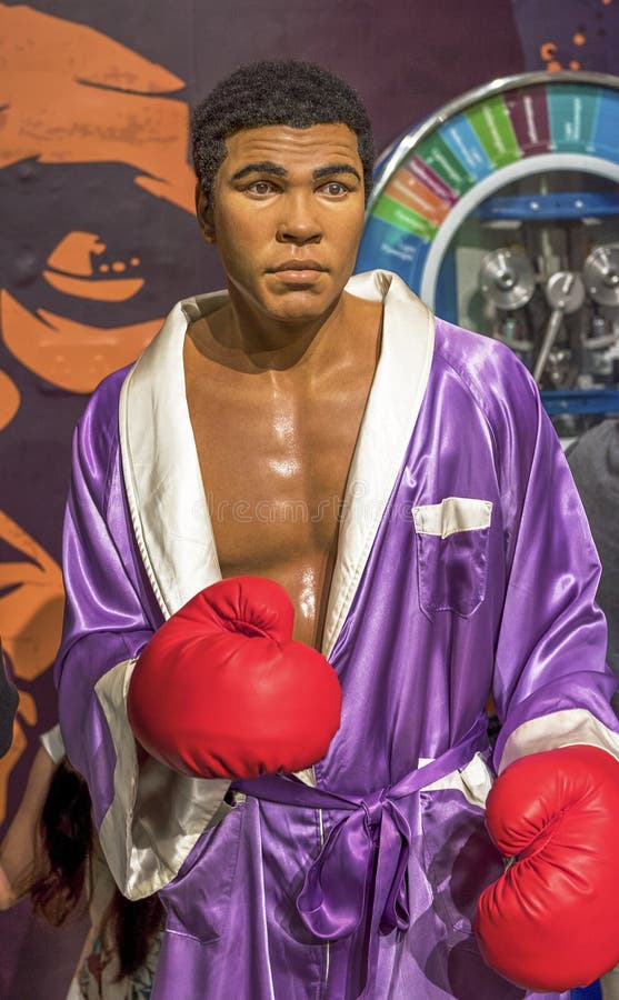Muhammad Ali Wax Figure At Madame Tussauds San Francisco Editorial ...