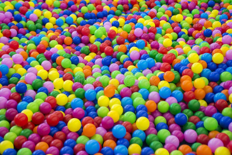 Muitas bolas coloridas foto de stock. Imagem de muitas - 103827666