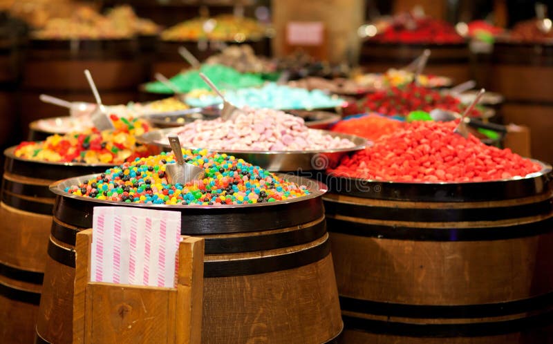 Muitos doces coloridos imagem de stock. Imagem de coma - 16482907