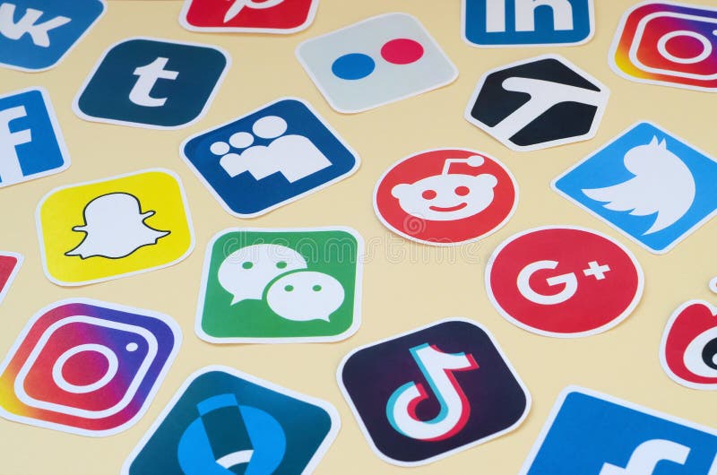 Muitos ícones De Papel Com Logotipo Das Redes Sociais Mais Populares E ... Muitos ícones De Papel Com Logotipo Das Redes Sociais Mais Populares E ...
