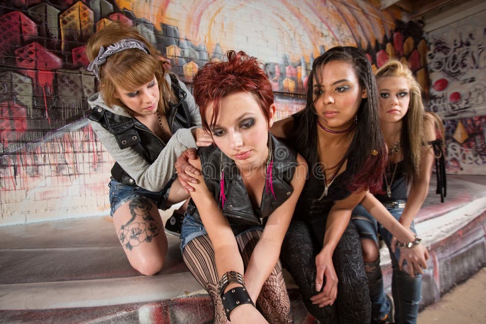 Mujer Arrepentida Con Los Amigos Imagen de archivo - Imagen de ...