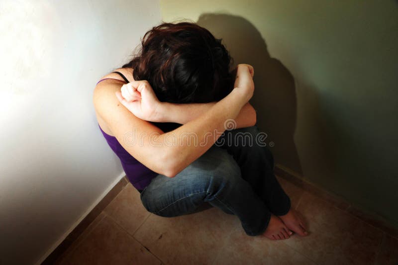 Mujer asustada foto de archivo. Imagen de hembra, concepto - 16966334