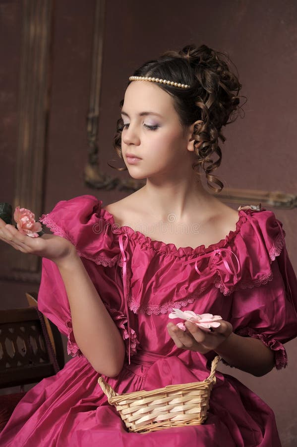 Mujer Barroca En Traje Histórico Imagen de archivo - Imagen de alineada ...