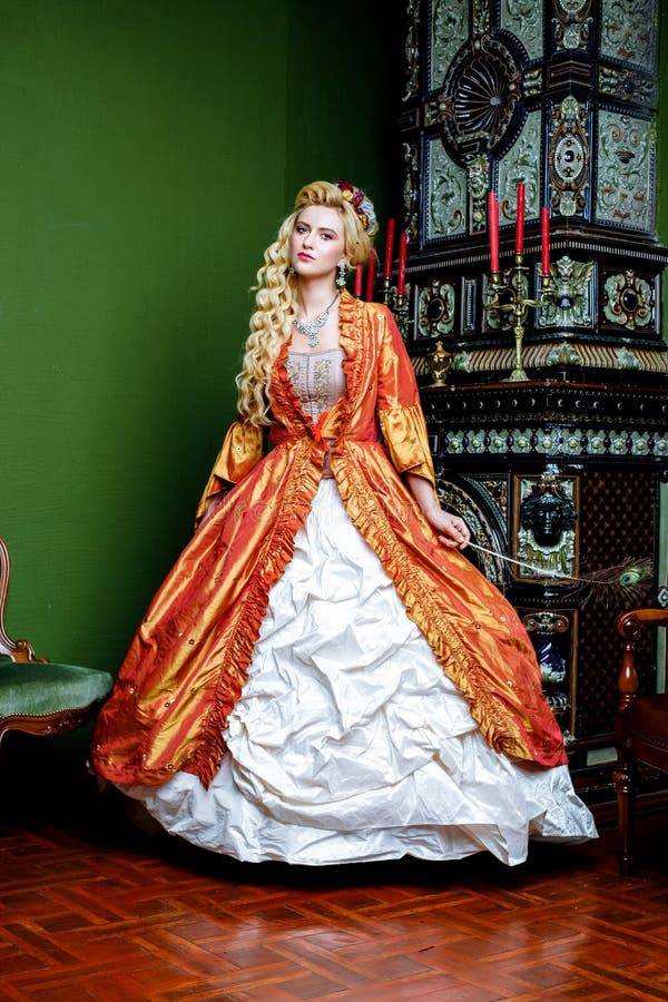 Mujer Barroca Retra De La Moda Foto de archivo - Imagen de hermoso ...