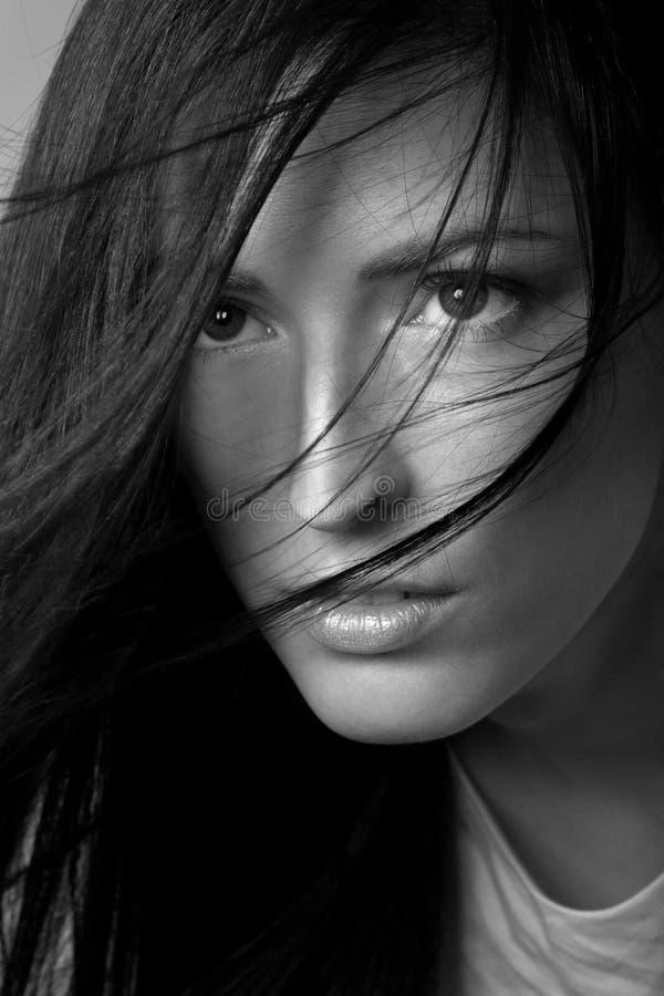 Mujer con el pelo hermoso imagen de archivo. Imagen de hembra - 2634317