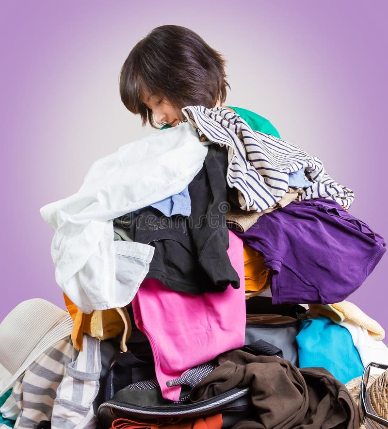 Mujer con ropa foto de archivo. Imagen de pista, vacaciones - 32936156