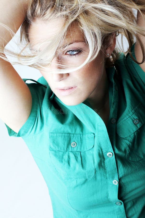 Mujer anhelante hermosa foto de archivo. Imagen de daydreaming - 33550652