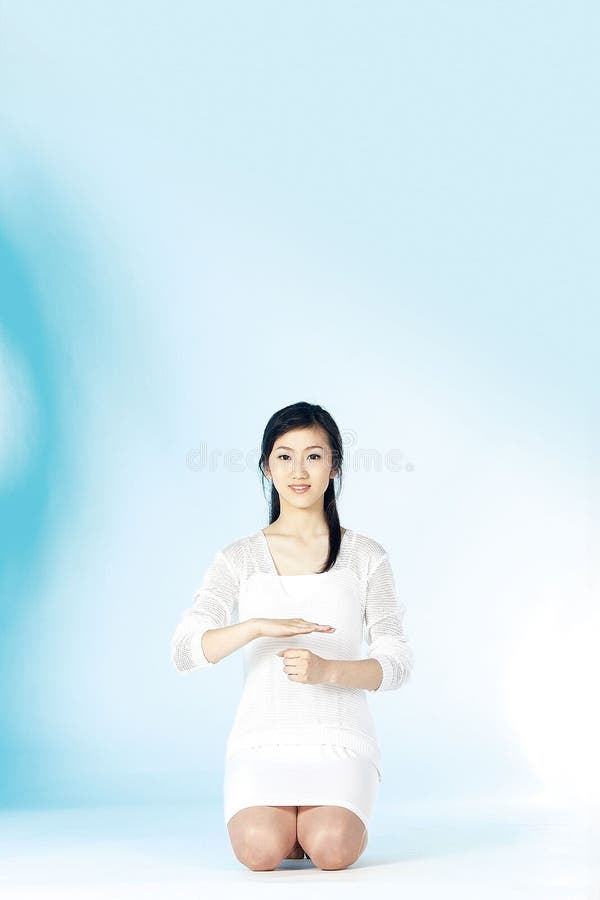 Mujer coreana foto de archivo. Imagen de modelo, vestido - 895036