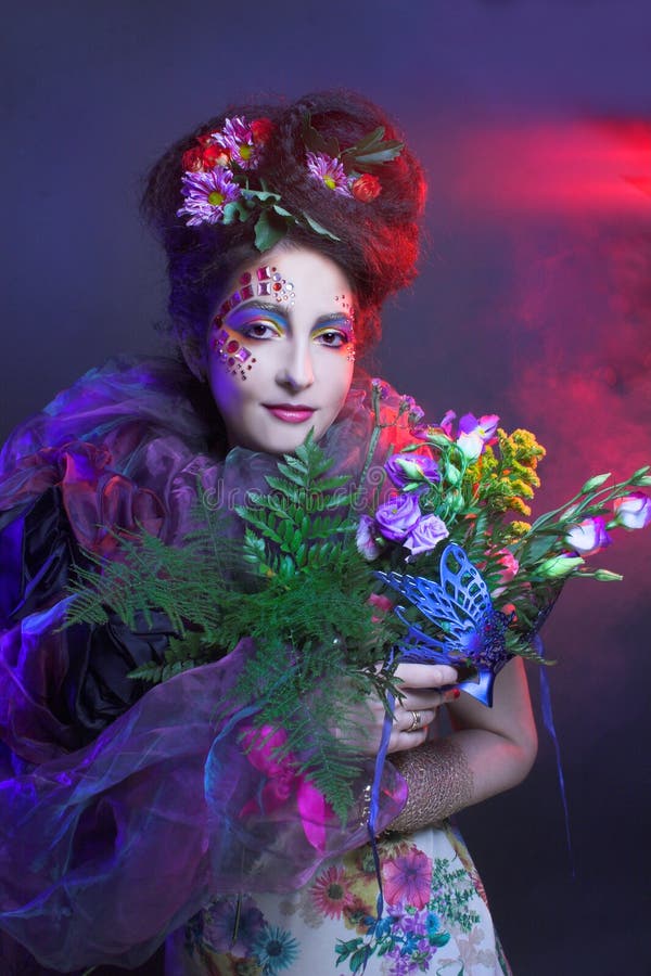 Mujer creativa imagen de archivo. Imagen de caliente - 40325799