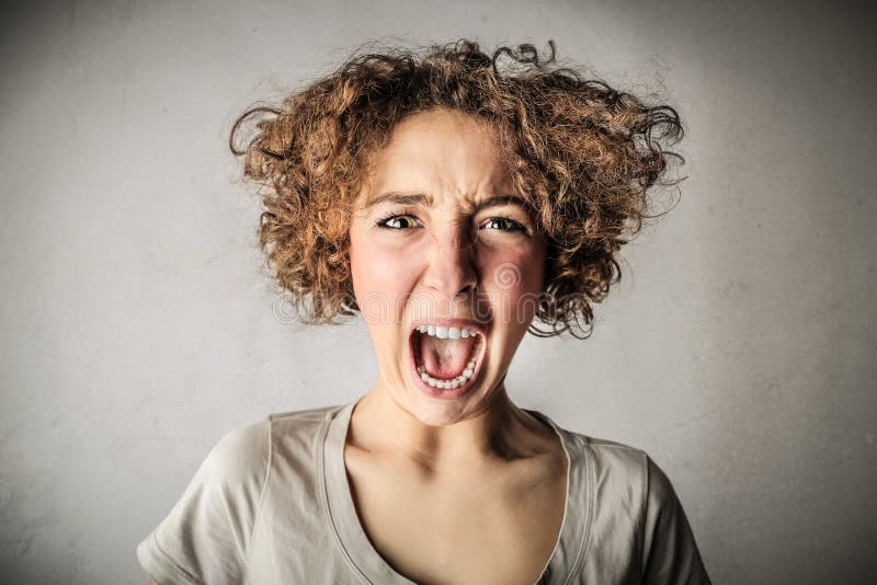 Mujer Desesperada Delante De Un Ordenador Foto de archivo - Imagen de ...