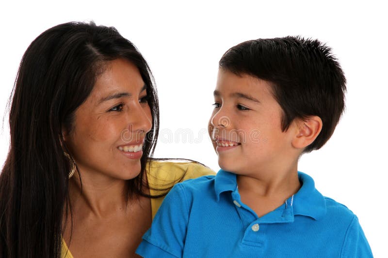 Mujer E Hijo En El Fondo Blanco Imagen de archivo - Imagen de madre ...