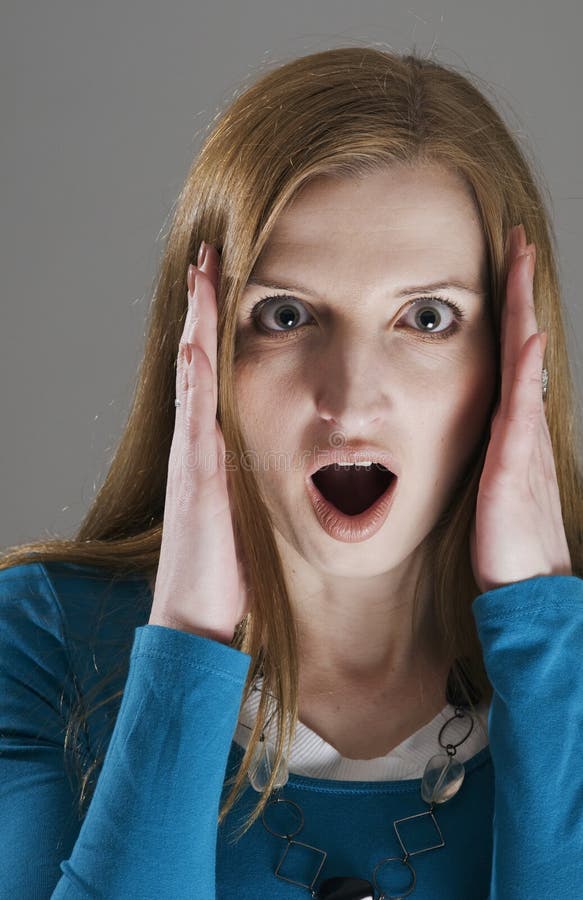 Mujer en susto imagen de archivo. Imagen de pista, mirando - 14086601