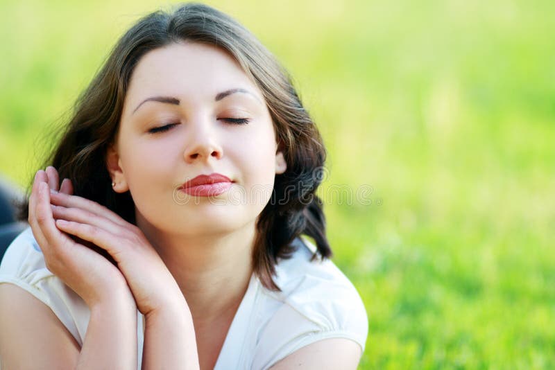 Mujer feliz foto de archivo. Imagen de fondo, atractivo - 31033356