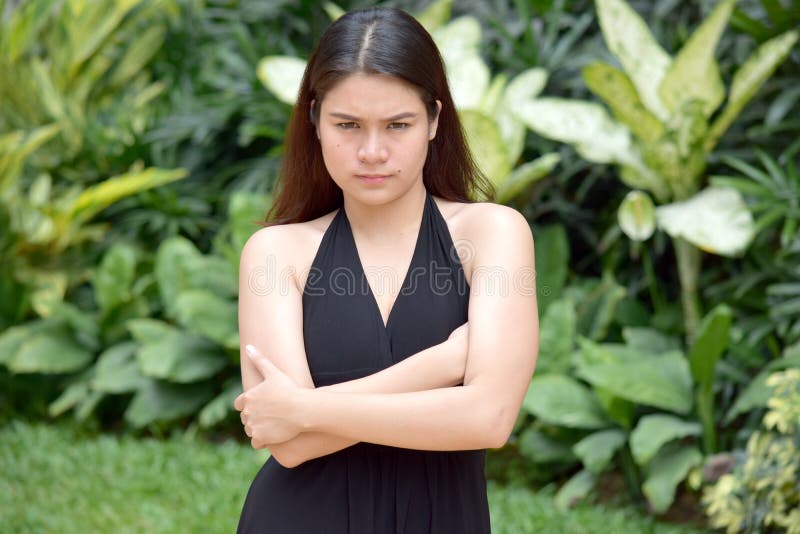 Una Mujer Femenina Obstinada Foto de archivo - Imagen de mujer, orneria ...