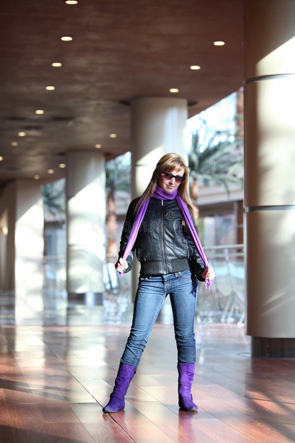 Mujer formada joven foto de archivo. Imagen de lifestyles - 16233086