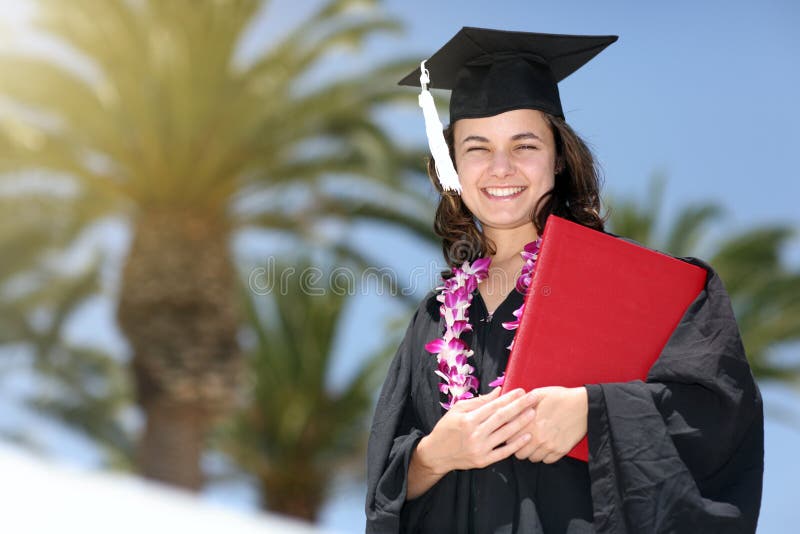 Mujer graduada feliz imagen de archivo. Imagen de escuela - 19085835