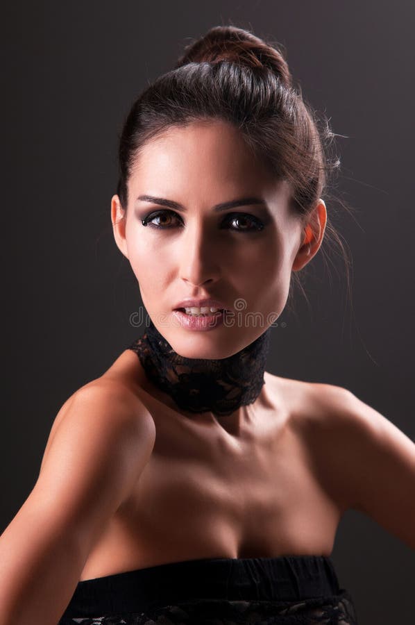 Mujer hermosa foto de archivo. Imagen de estudio, mujer - 24482738