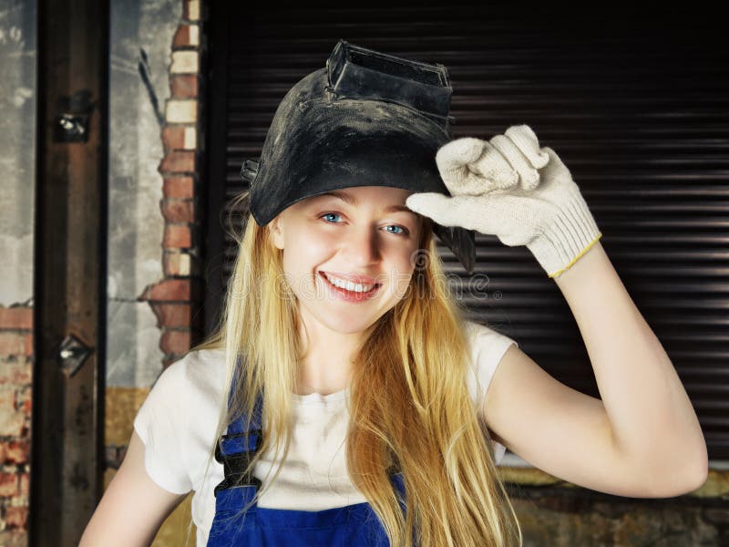 Mujer hermosa en soldador foto de archivo. Imagen de gente - 32380948