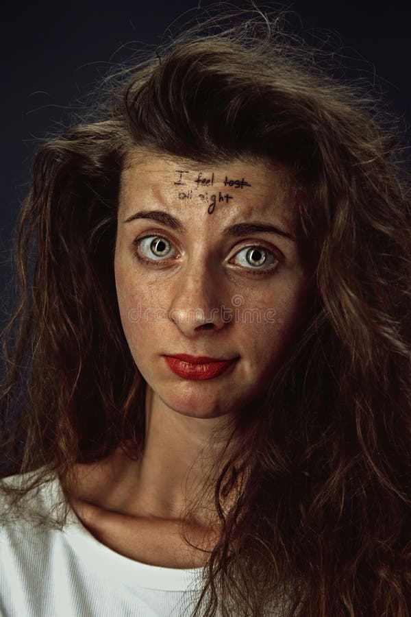 Mujer Joven Con Problemas De Salud Mental Foto De Archivo Imagen De