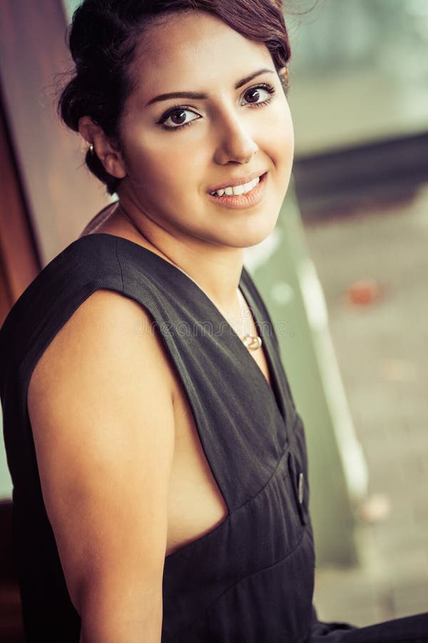 Mujer Torcida De La Sonrisa Imagen de archivo - Imagen de descarado ...