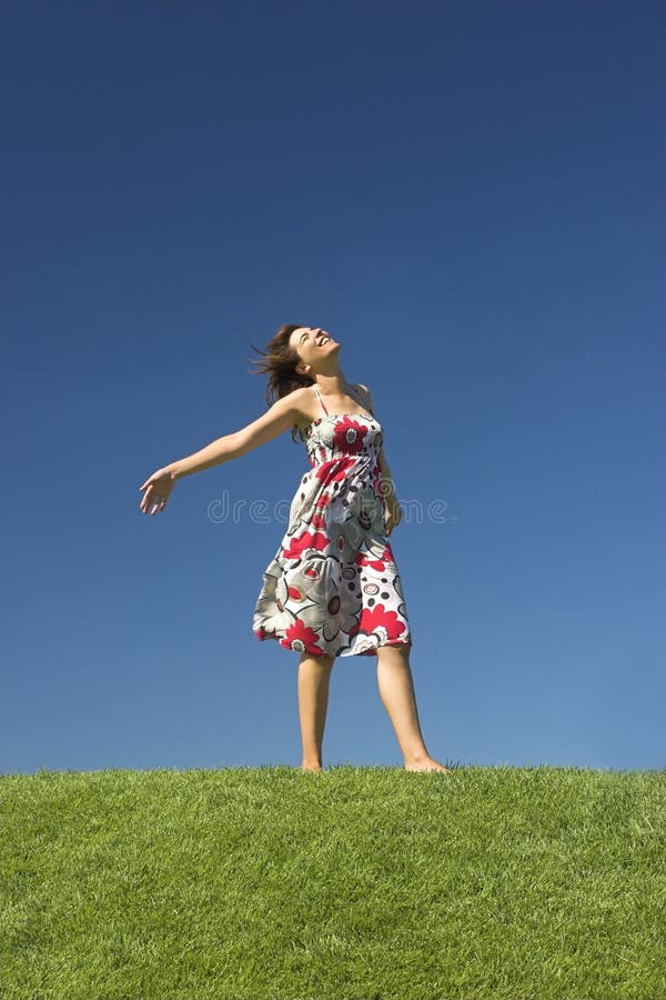 Mujer libre imagen de archivo. Imagen de hembra, prado - 3187869