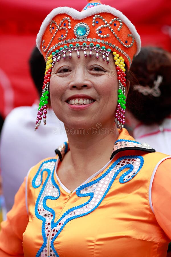 Hombre mayor mongol chino imagen de archivo editorial. Imagen de mongol ...