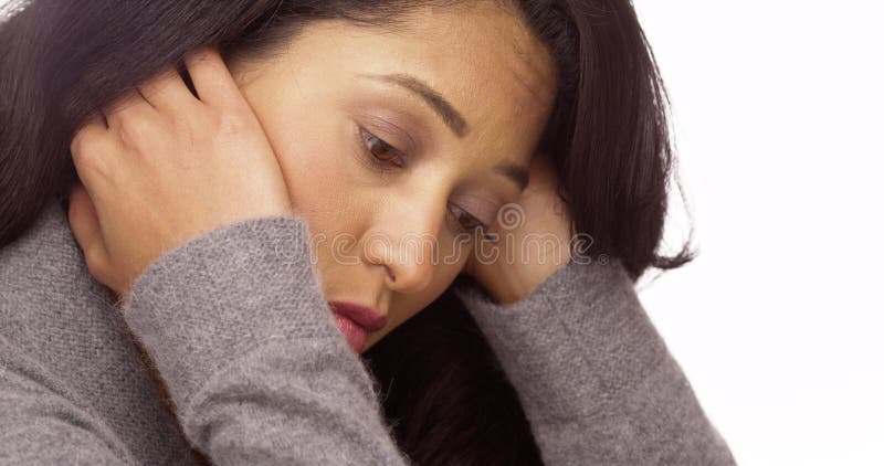 Mujer Abrumada Por Residuos Plásticos Y Sofocada Por Bolsas Plásticas ...