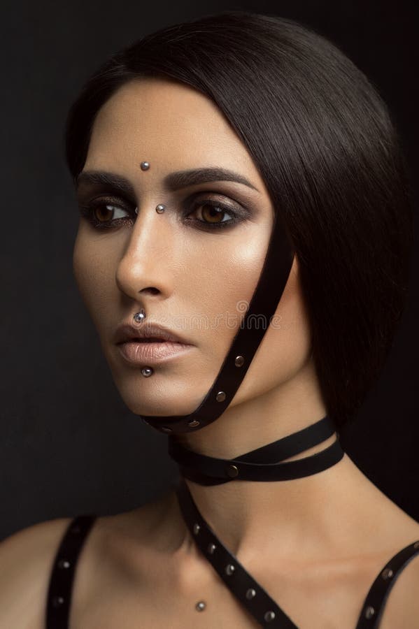 2,138 Perforaciones Fotos de stock - Fotos libres de regalías de Dreamstime