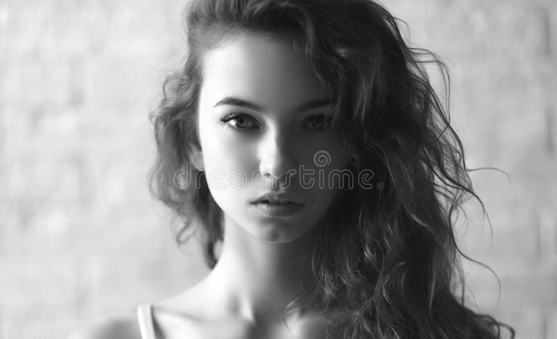 Mujer Muy Hermosa Y Atractiva Foto de archivo - Imagen de modelo ...