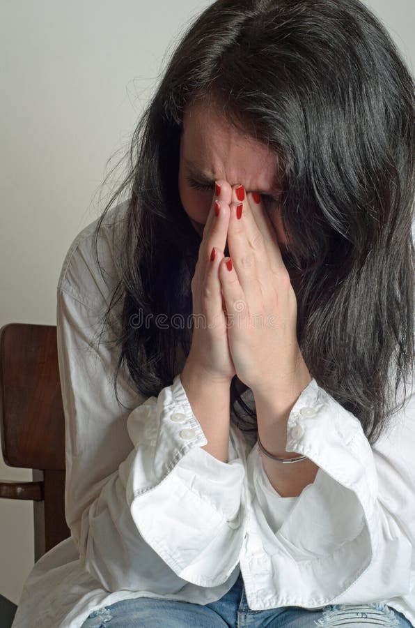Mujer Que Llora Desesperada Imagen de archivo - Imagen de soledad ...