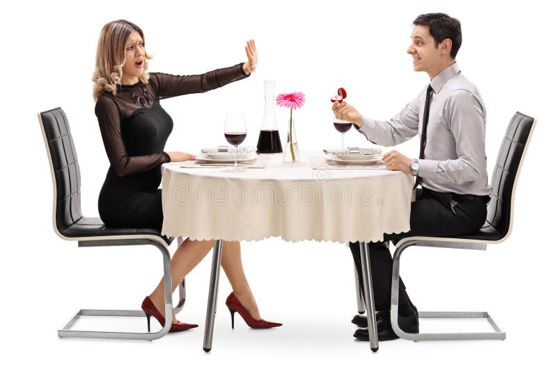 Mujer Que Para a Su Novio De Proponer Imagen de archivo - Imagen de ...