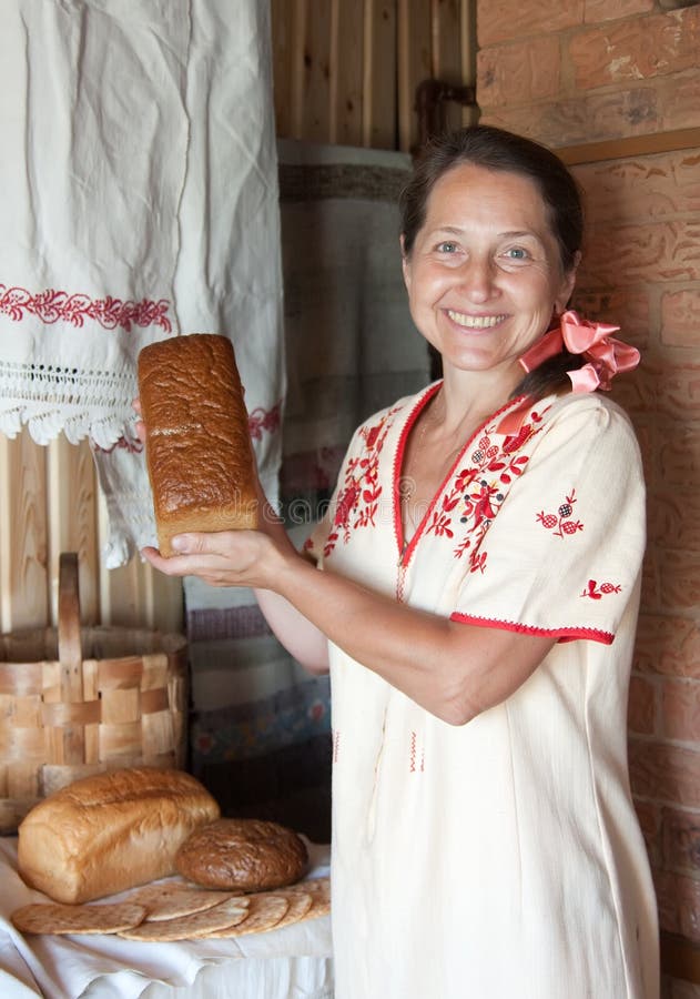 Mujer rusa imagen de archivo. Imagen de carnaval, alineada - 17777755