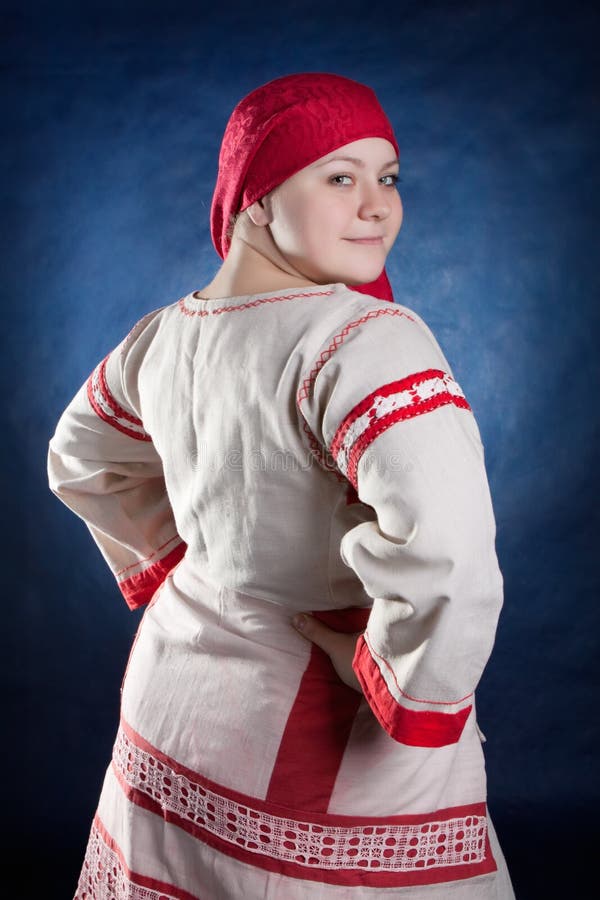Mujer rusa de la aldea imagen de archivo. Imagen de naturalizado - 14207009
