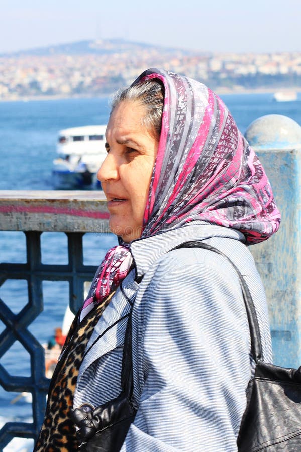 La Gente Turca Saluda A Los Viajeros Fotografía editorial - Imagen de ...