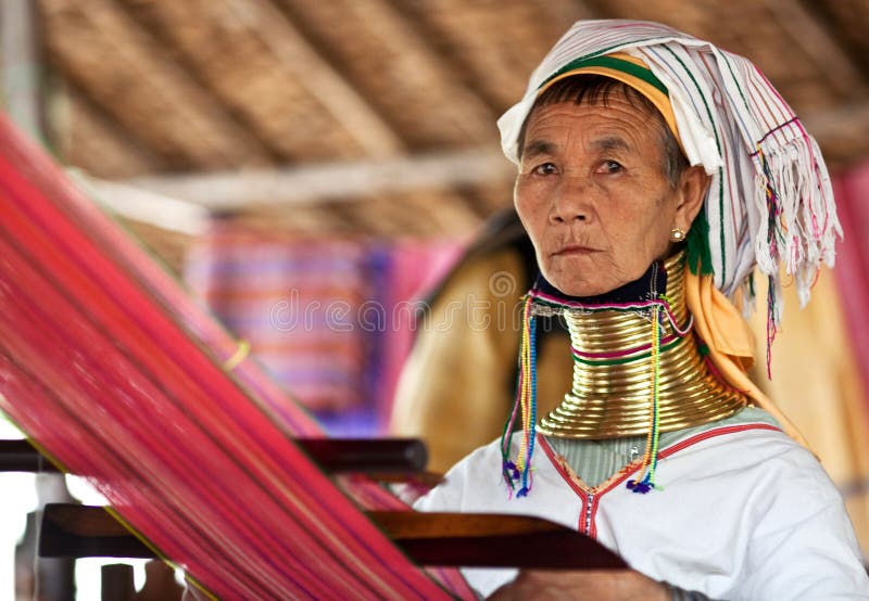 Mujeres De Kayar, Myanmar De Padaung Imagen editorial - Imagen de ...