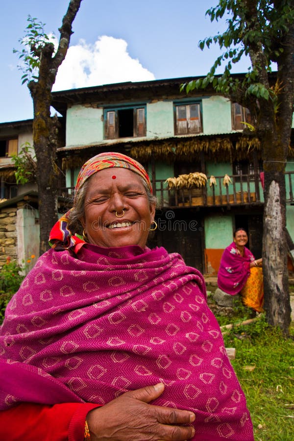 Mujer Nepalesa De Risa, Cuadrado De Durbar, Katmandu, Nepal Foto ...