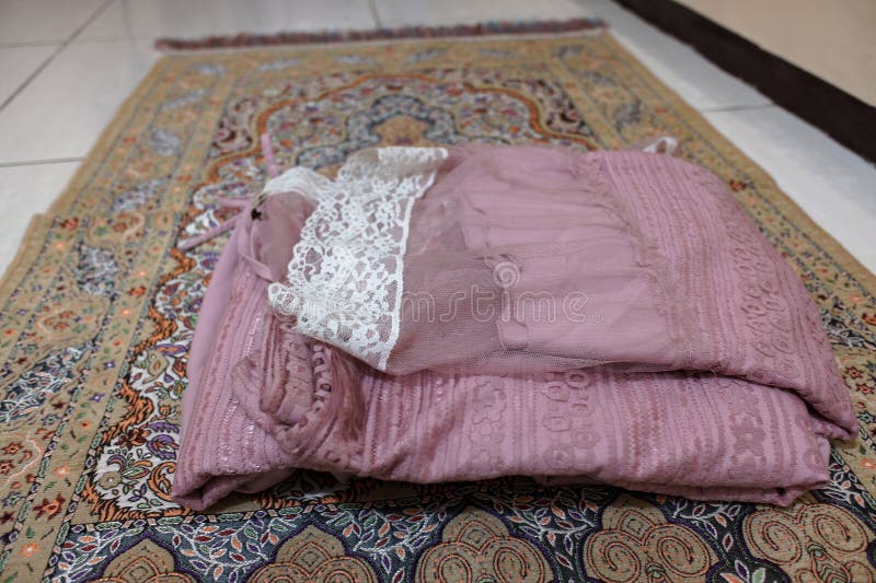 Mukena Icon Vector Stock Photos - Free & Royalty-Free Stock Photos from ...