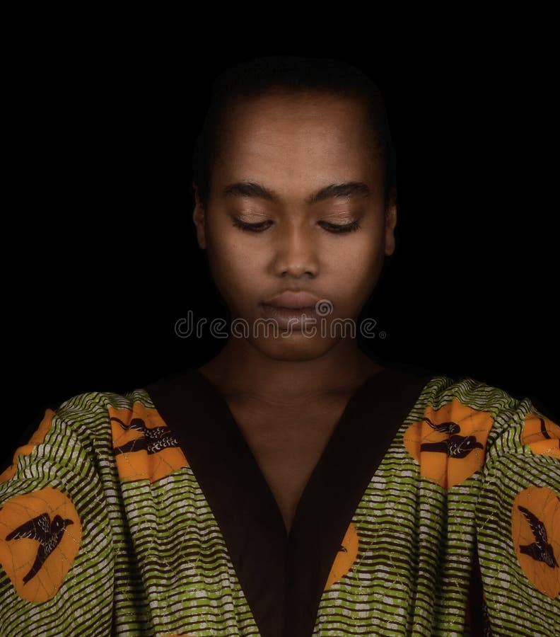 Mulher afro-americana imagem de stock. Imagem de lindo - 12834091