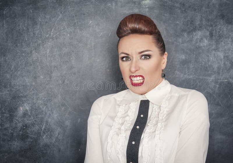 Professora Assustada No Fundo Do Quadro Negro Foto de Stock - Imagem de ...
