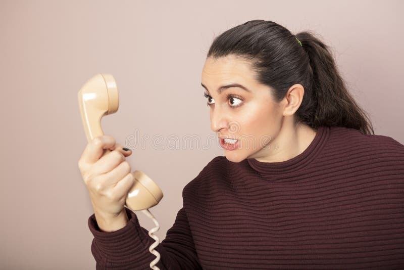 Mulher Irado Irritada Que Gnashing Seus Dentes Imagem de Stock - Imagem ...