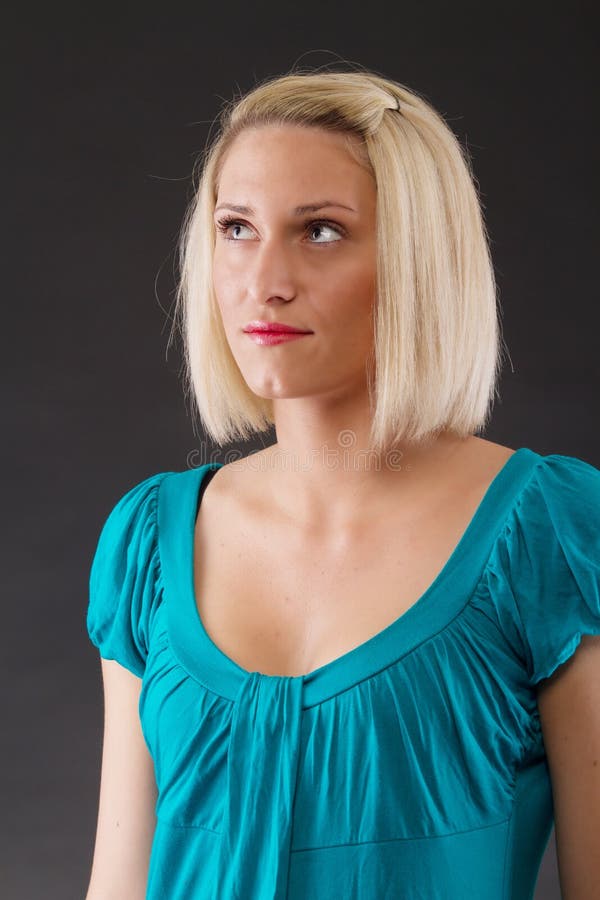 Mulher loura nova imagem de stock. Imagem de elegância - 21854307