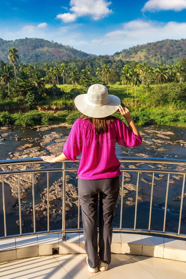 Mulher Na Varanda Em Sri Lanka Imagem de Stock - Imagem de fêmea ...