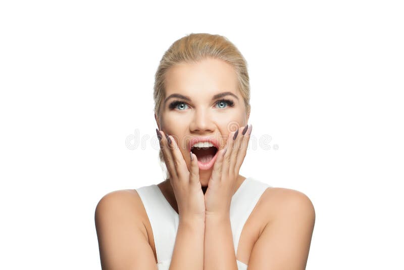 Mulher Gritando Surpreendida Isolada No Fundo Branco Menina Feliz, Boca ... Mulher Gritando Surpreendida Isolada No Fundo Branco Menina Feliz, Boca ...