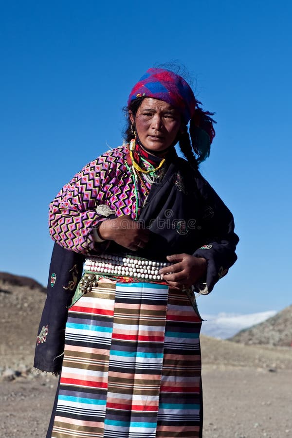 Mulher tibetana imagem de stock editorial. Imagem de esgotar - 32424749