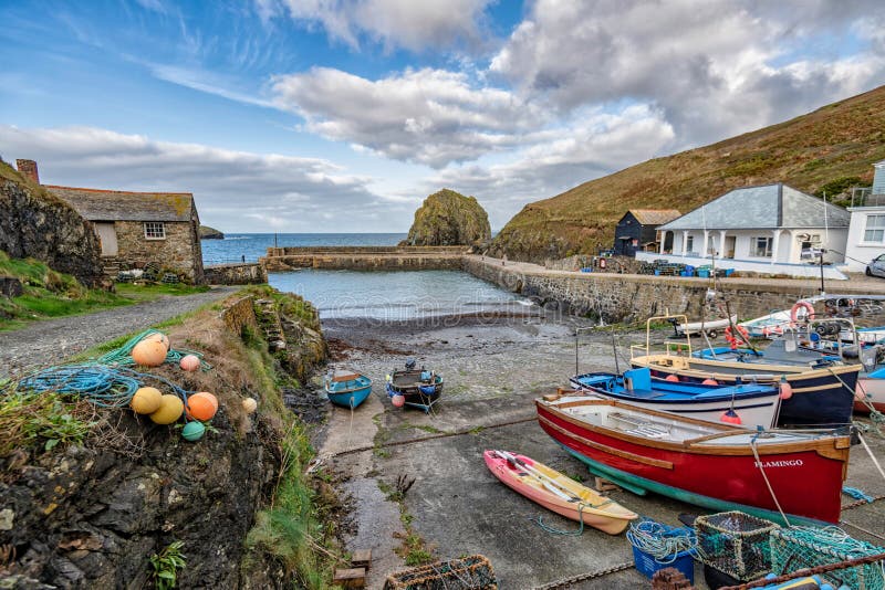 Mullion Cove and Mullion Harbour Cornwall Editorial Photo - Image of ...