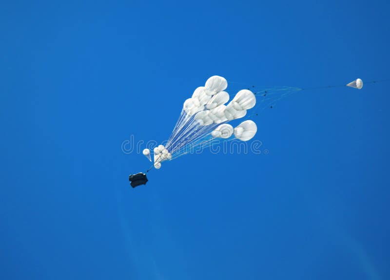 Multi-domed Cargo Parachute System Stock Image - Image of vehicle ...