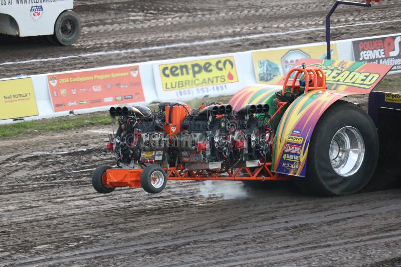 Mini Modified Tractor Pulling in Bowling Green, OH Editorial Photo ...